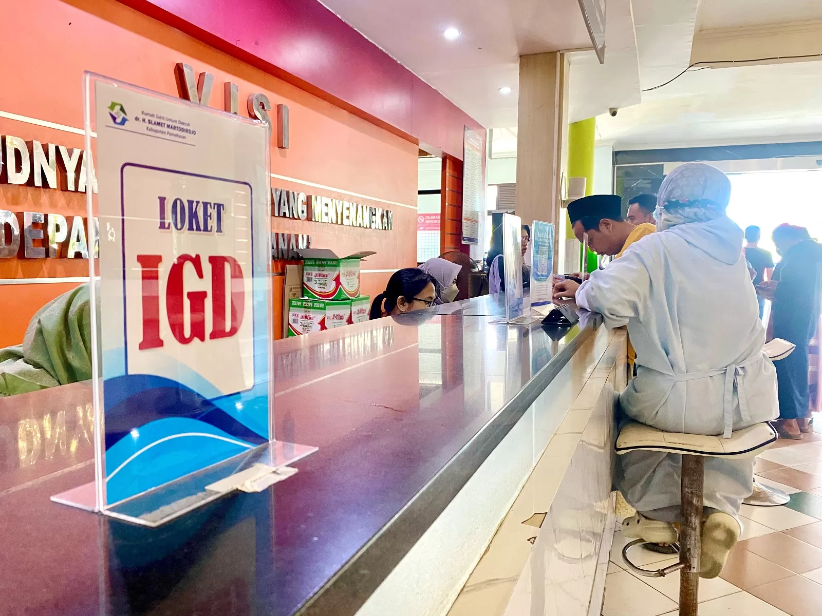 Pelayanan IGD - ..:: RSUD dr. H. Slamet Martodirdjo